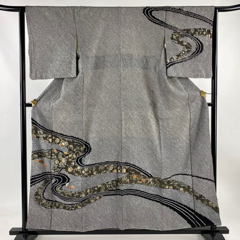 付下げ 身丈156.5cm 裄丈64cm M 袷 草花 流水 総絞り 金糸 黒 付下げ 身丈156.5cm 裄丈64cm M 袷 草花 流水 総絞り 金糸 黒