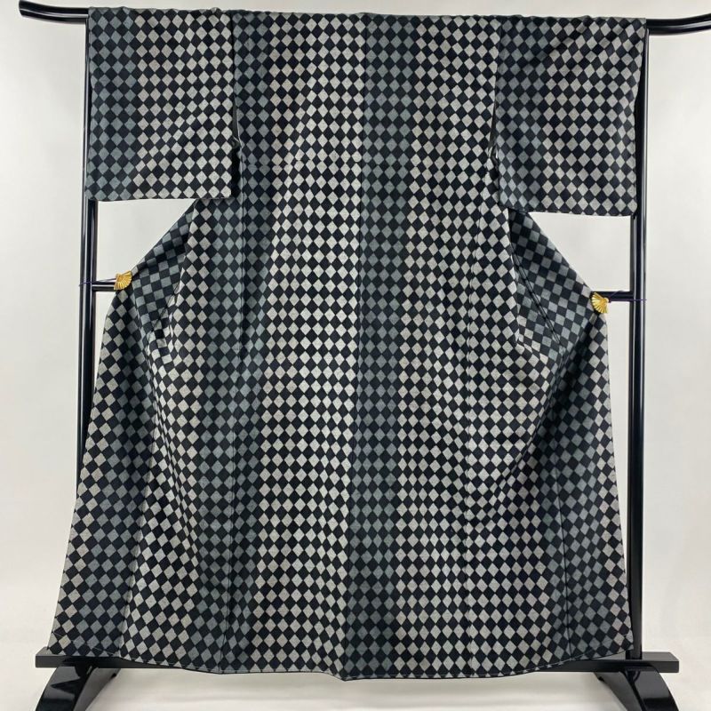 紬 身丈160.5cm 裄丈65.5cm M 袷 菱 黒 正絹 美品 名品|中古 紬 身丈160.5cm 裄丈65.5cm M 袷 菱 黒 正絹 美品 名品|中古